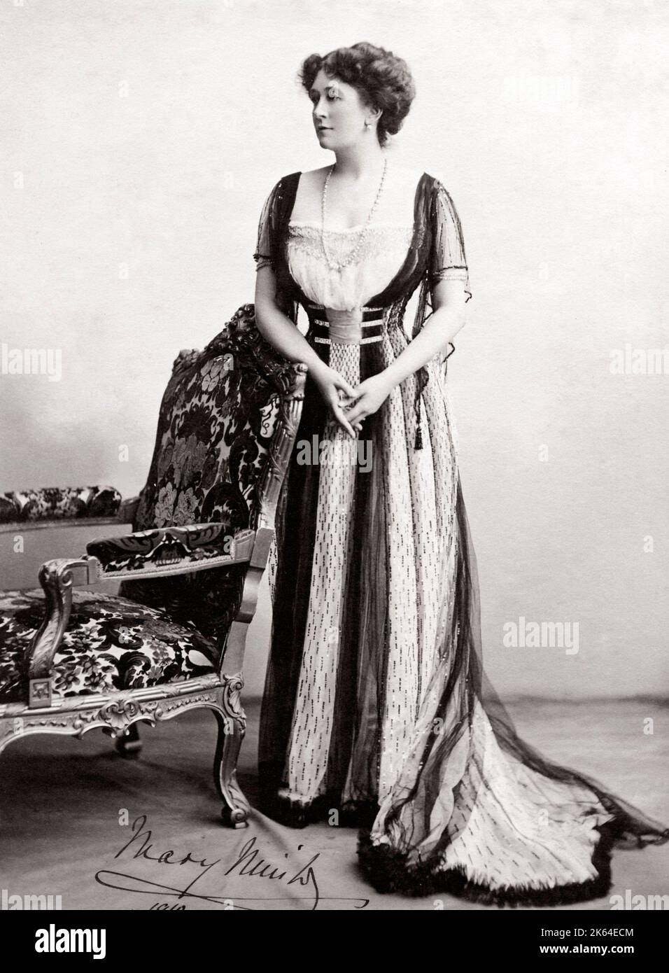 Lady Minto, wife of the Earl of Minto Governor General of Canada, and ...