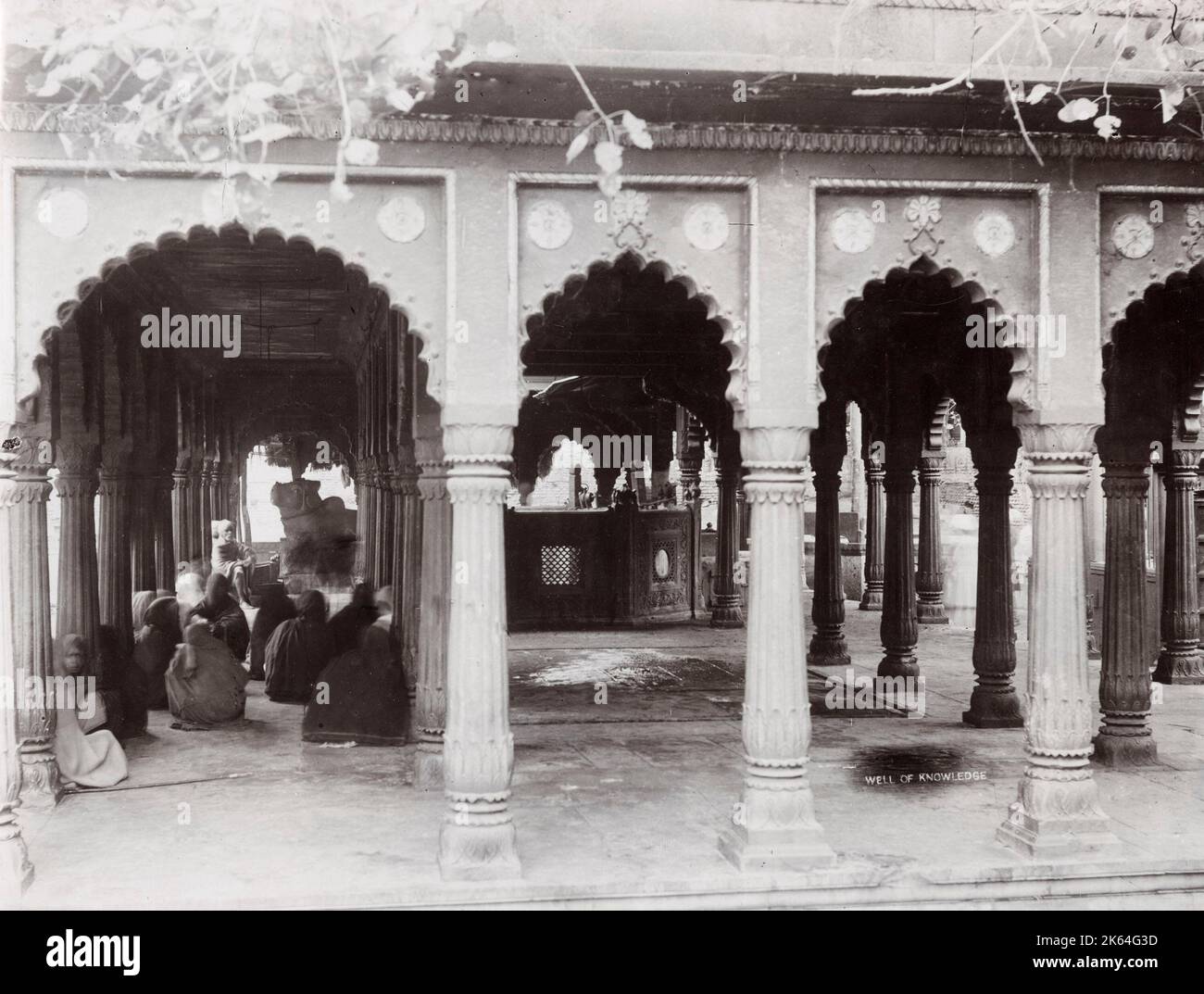 Well of knowledge hi-res stock photography and images - Alamy