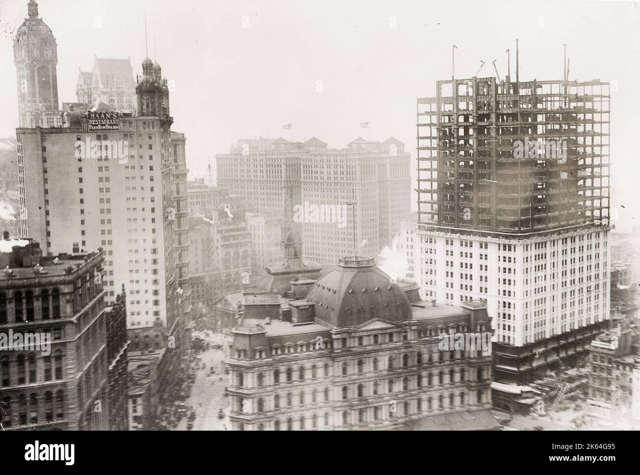 Vintage early 20th century press photograph: Woolworth Building under ...