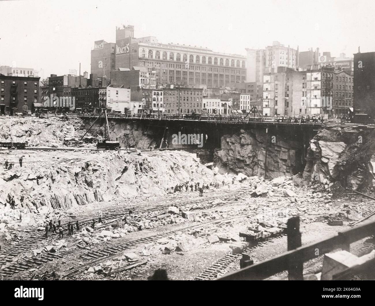 Vintage early 20th century press photograph: Digging for subway ...