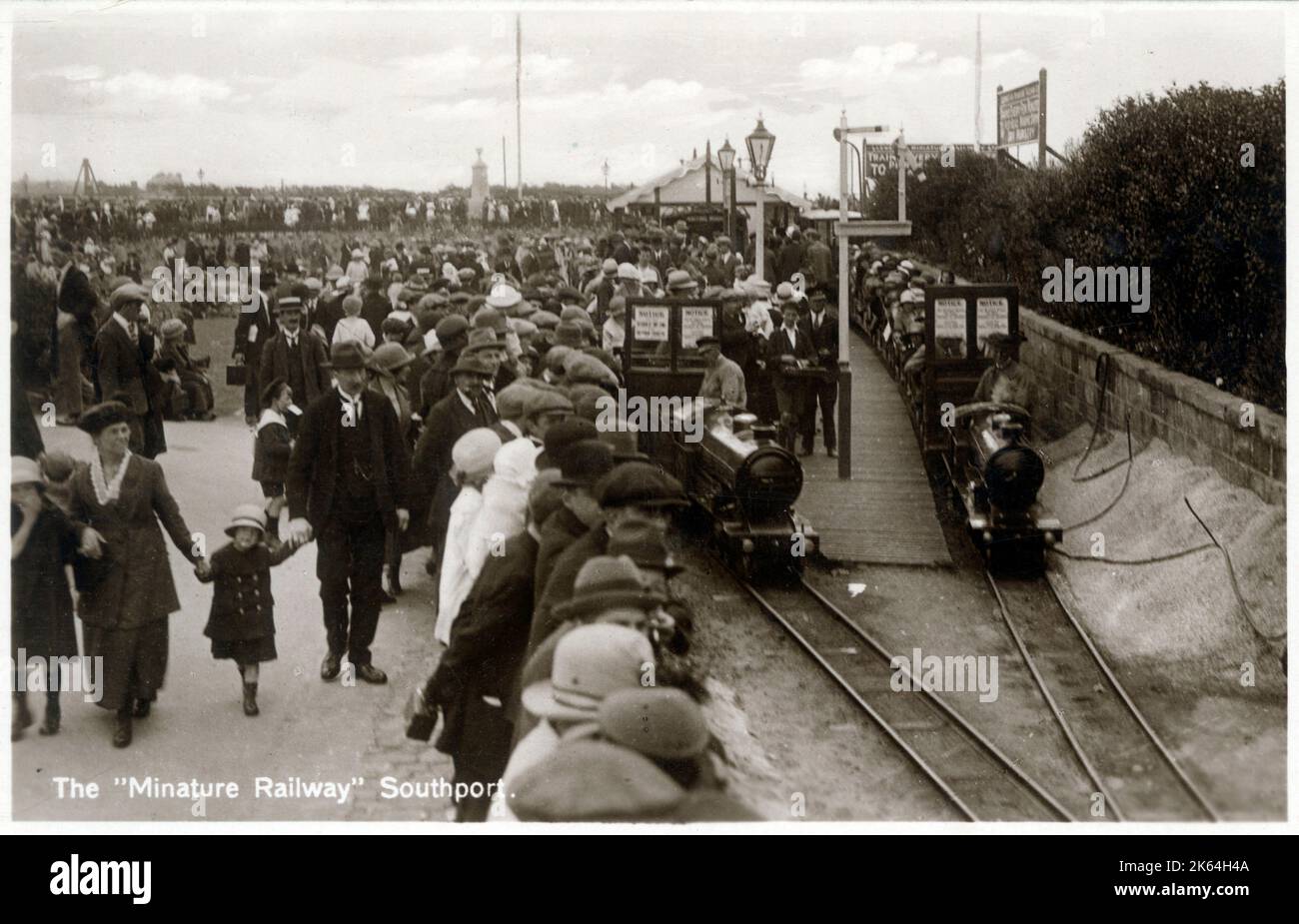 Train 1920s england hi-res stock photography and images - Alamy