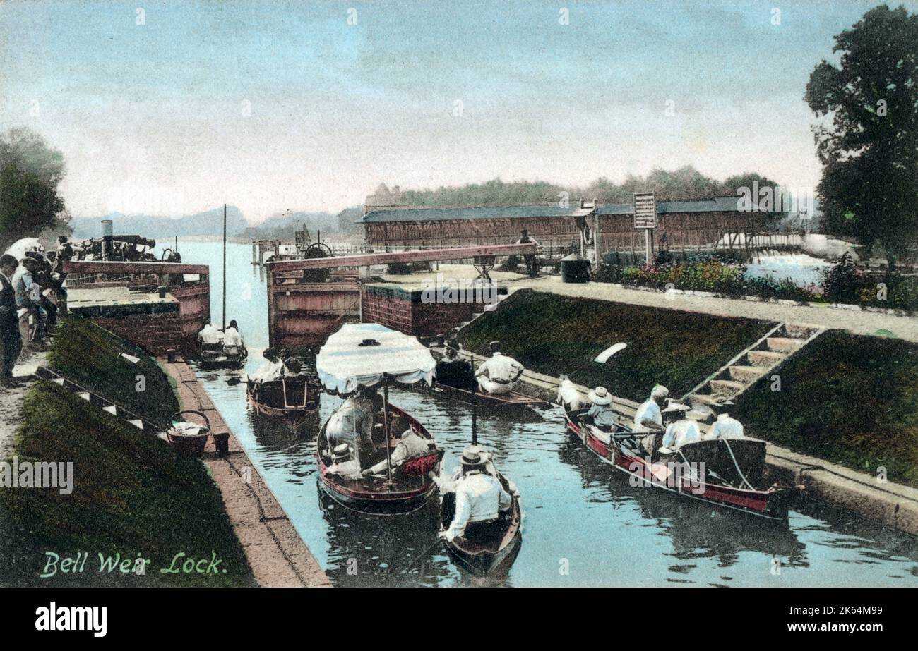 Bell Weir Lock, River Thames, Runnymede On Thames, Egham, Surrey Stock ...