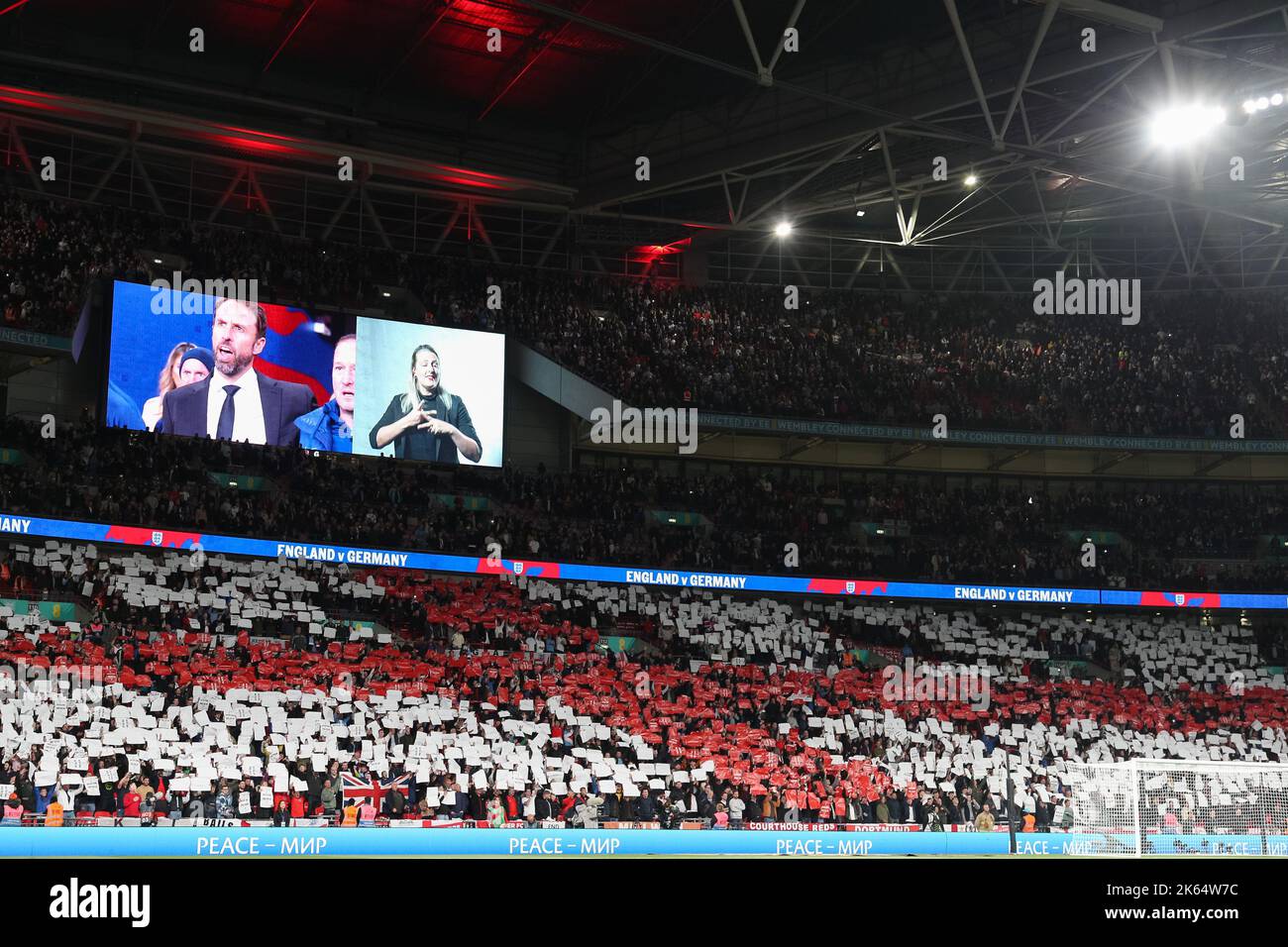 Big screen wembley stadium hi-res stock photography and images - Alamy