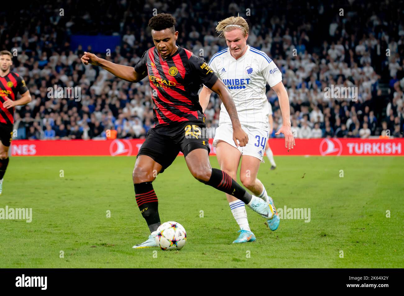 Copenhagen, Denmark. 11th Oct, 2022. Manuel Akanji (25) of Manchester ...