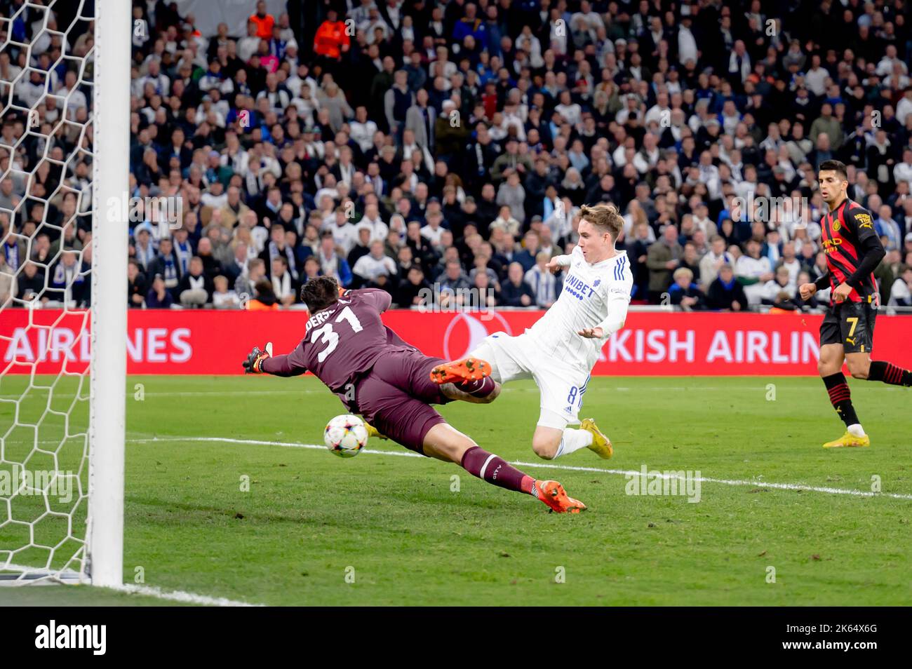 Copenhagen, Denmark. 11th Oct, 2022. Isak Johannesson (8) of FC ...