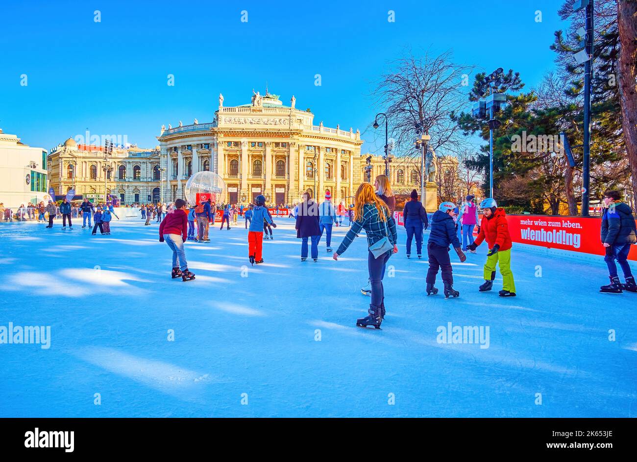 Rathaus wien facade 2019 hi-res stock photography and images - Alamy