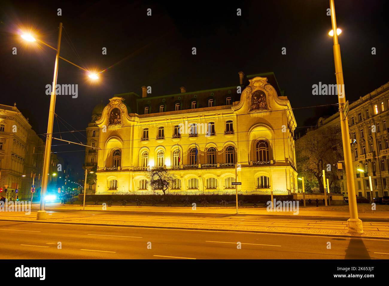 Embassy quarter building hi-res stock photography and images - Alamy