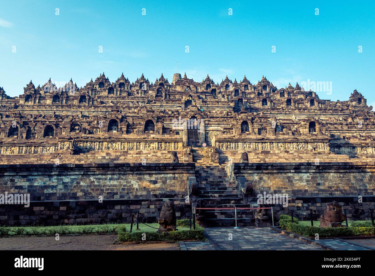 Borobudur Temple: Largest Buddhist Monument In The World near Muntilan ...