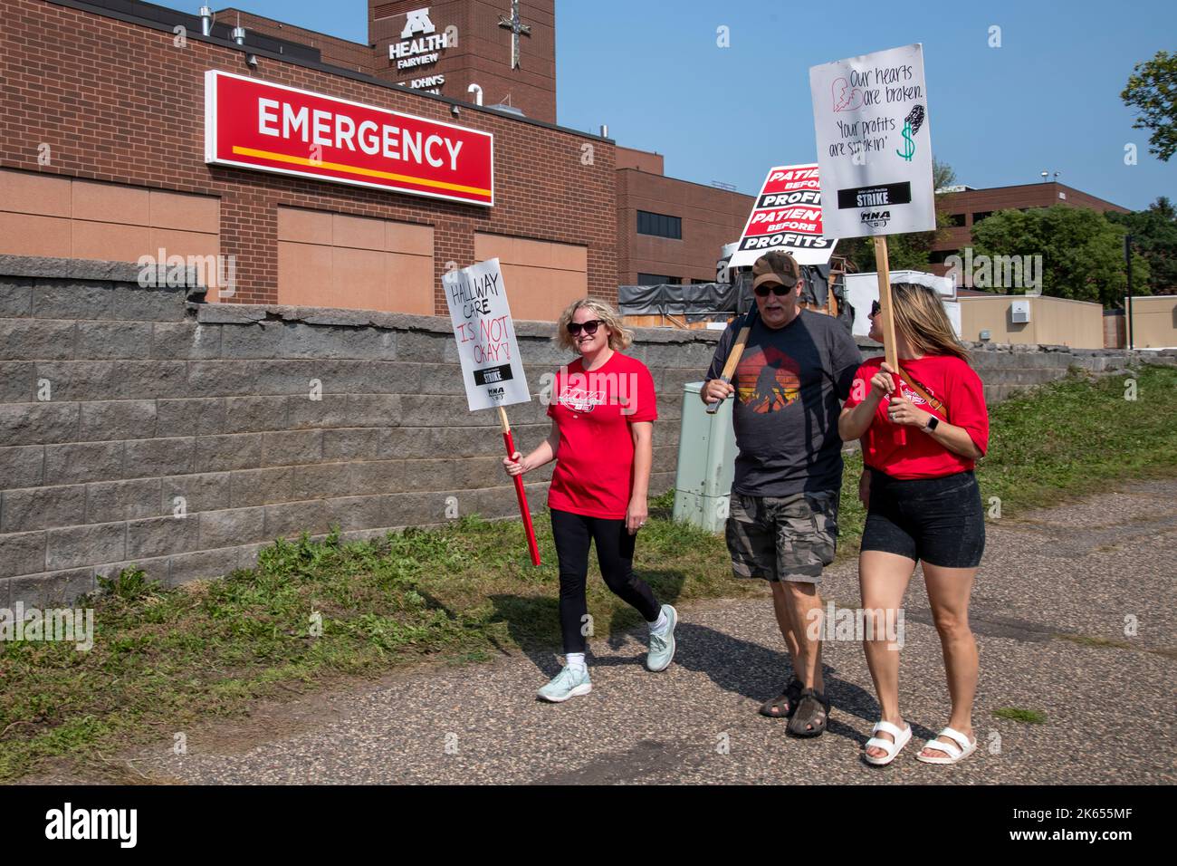 Maplewood, Minnesota. Nurses strike at 16 hospitals in the Twin Cities ...