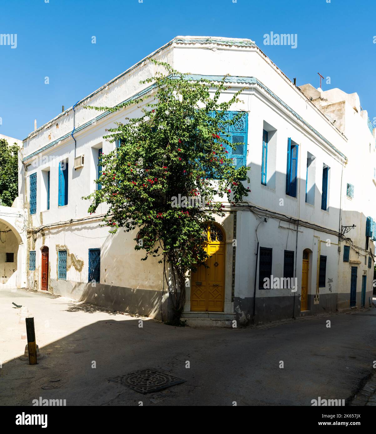 Tunisian house hi-res stock photography and images - Alamy