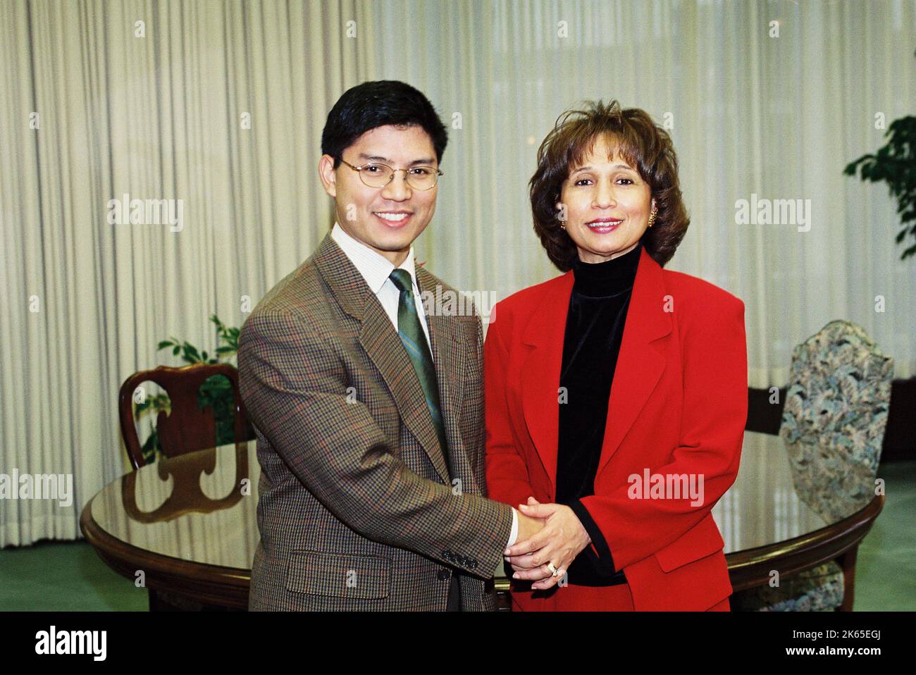 Office of the Secretary - Secretary Alexis Herman with Executive ...