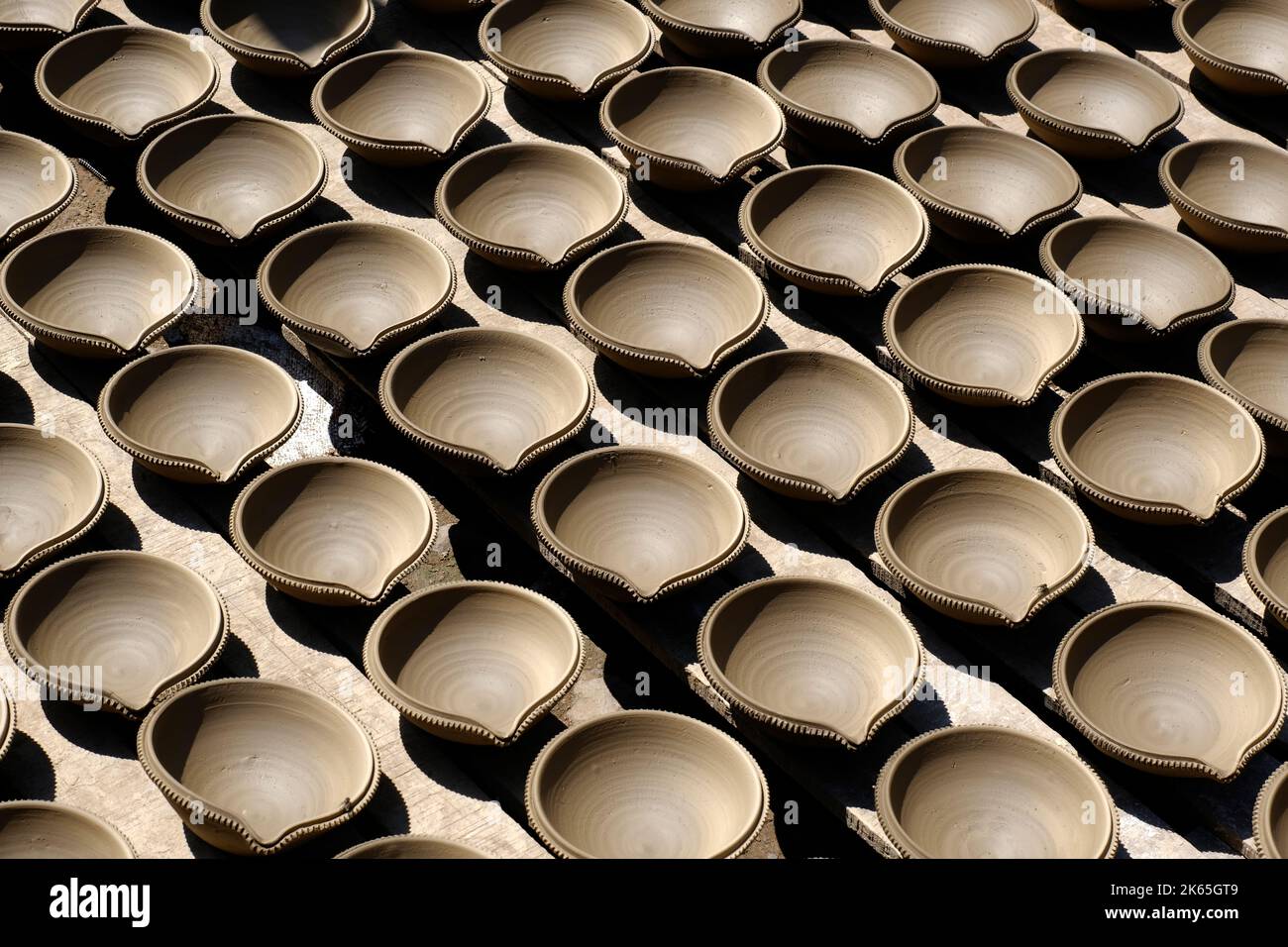 Indian mud diya hi-res stock photography and images - Alamy