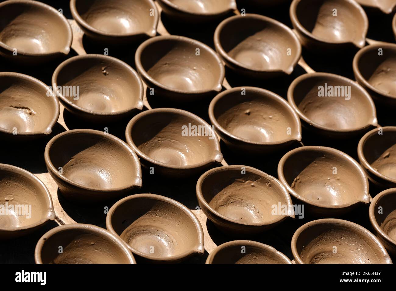 Indian mud diya hi-res stock photography and images - Alamy