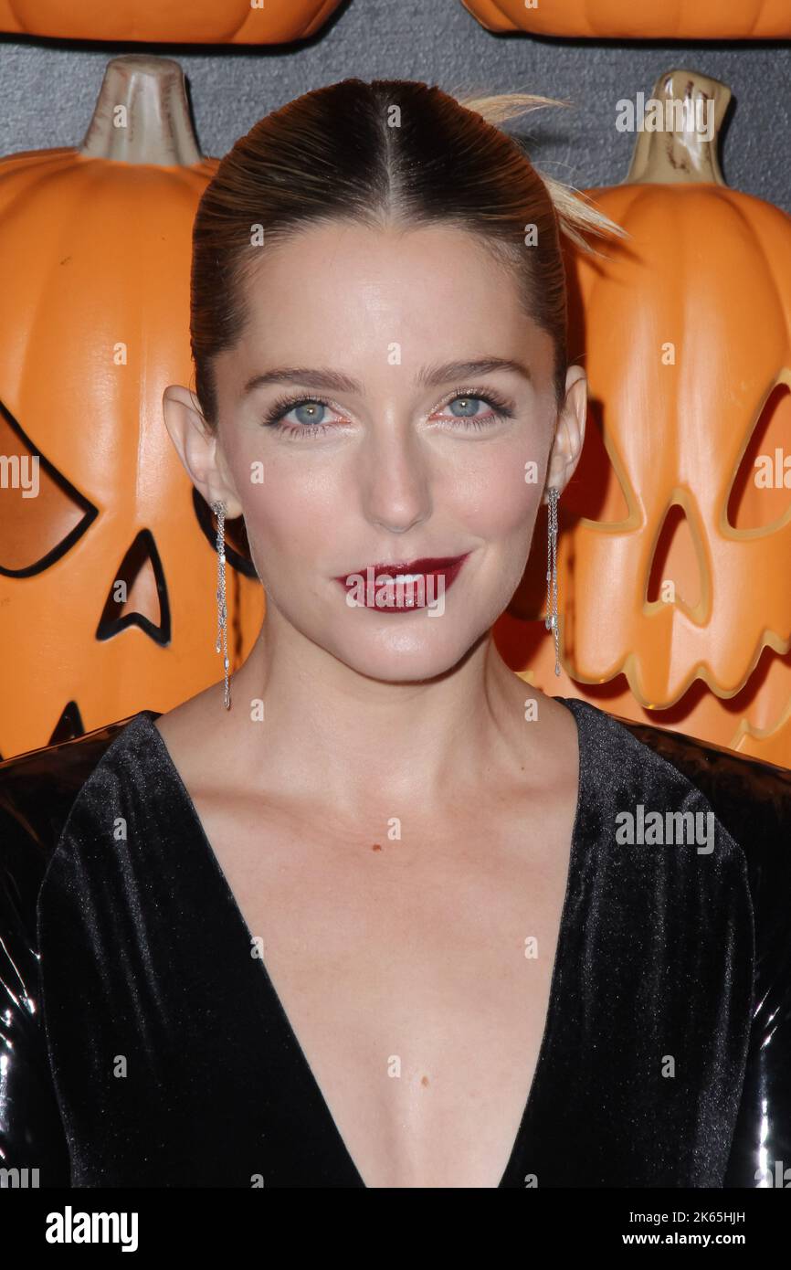 Hollywood, California, USA. 11th October, 2022. Jessica Rothe at ...