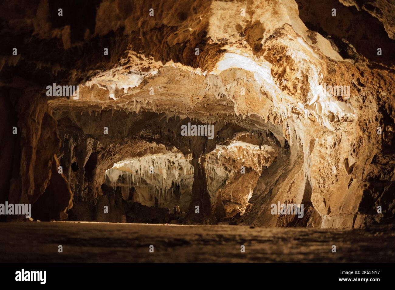 Ancient cave france hi-res stock photography and images - Alamy