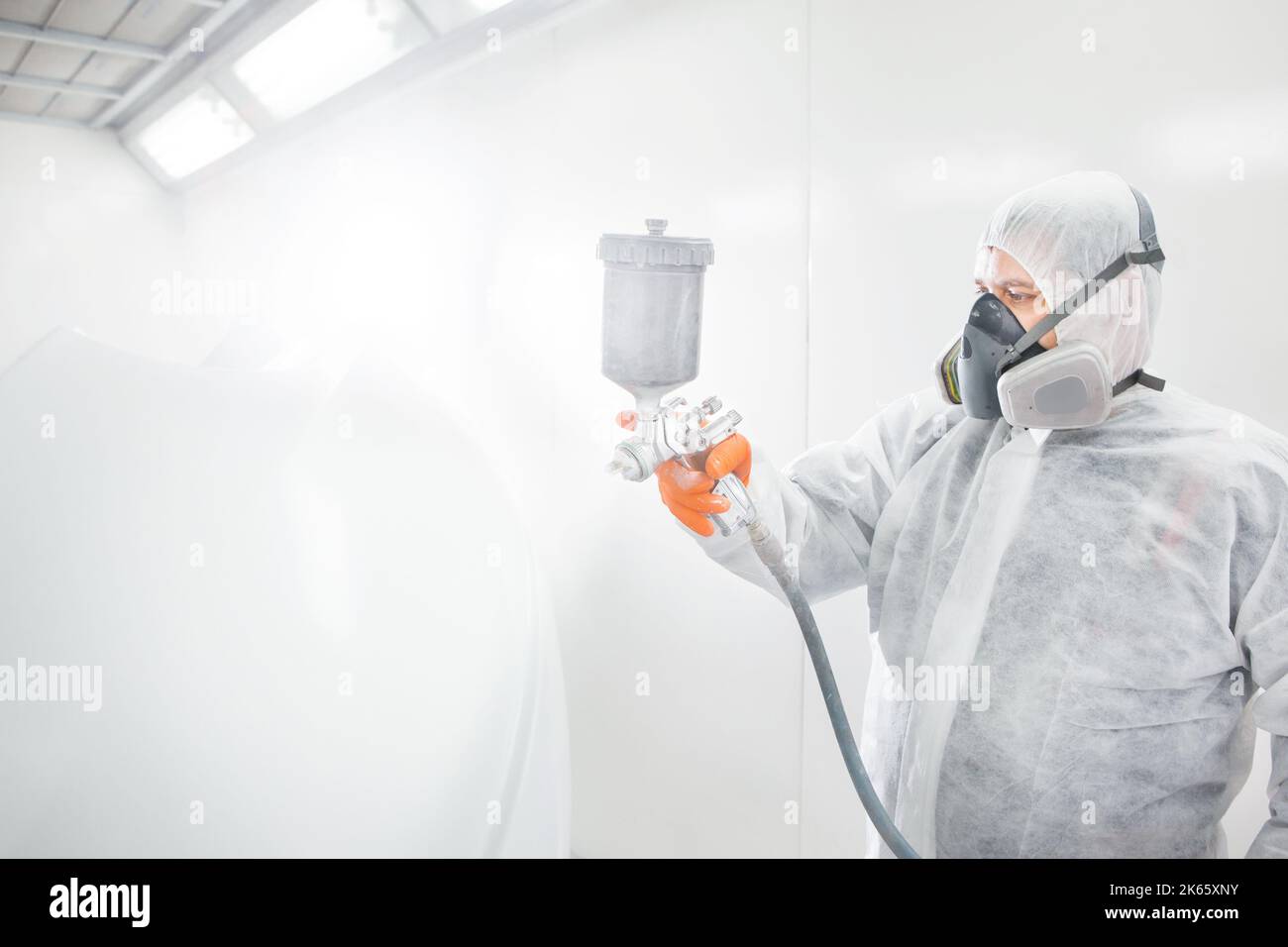 Paint booth hi-res stock photography and images - Alamy