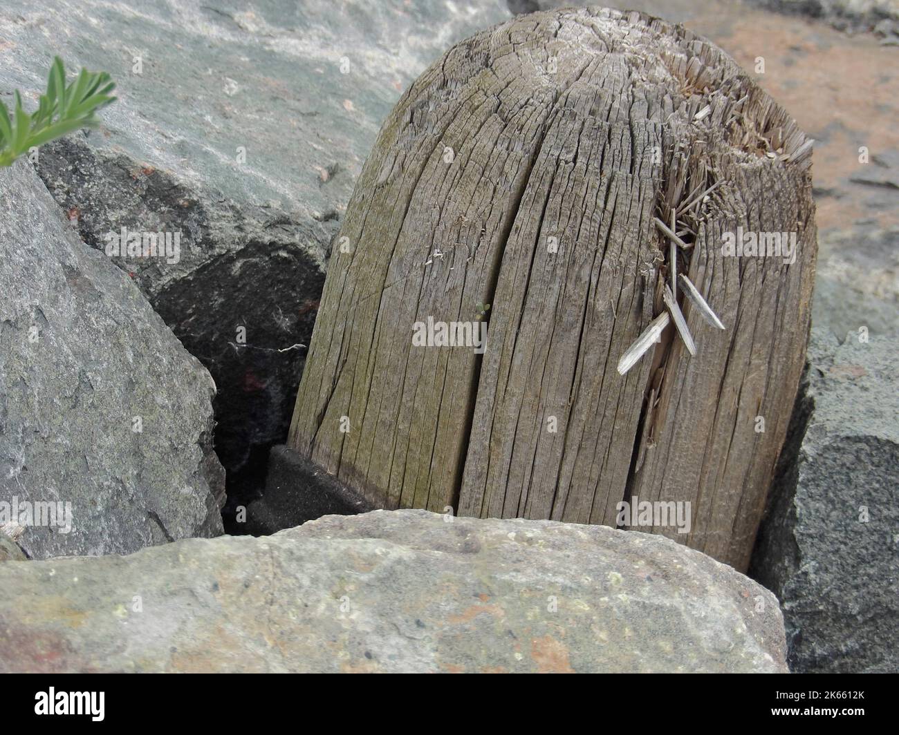 Stuck on the rocks hi-res stock photography and images - Alamy