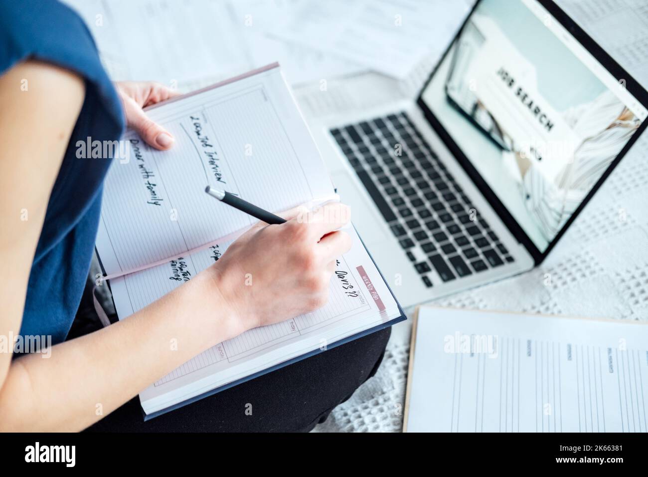 Interview schedule hi-res stock photography and images - Alamy
