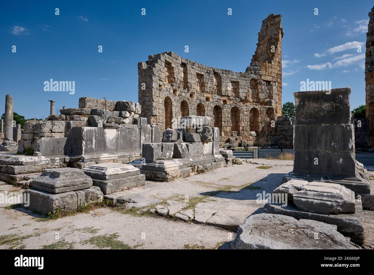 Hellenistic Gate of Perge, ruins of the Roman city of Perge, Antalya ...