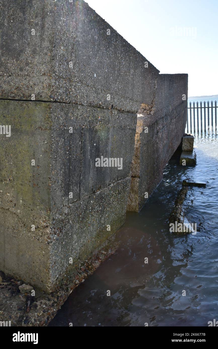 Anti aircraft gun concrete platform hamble common beach hi-res stock ...