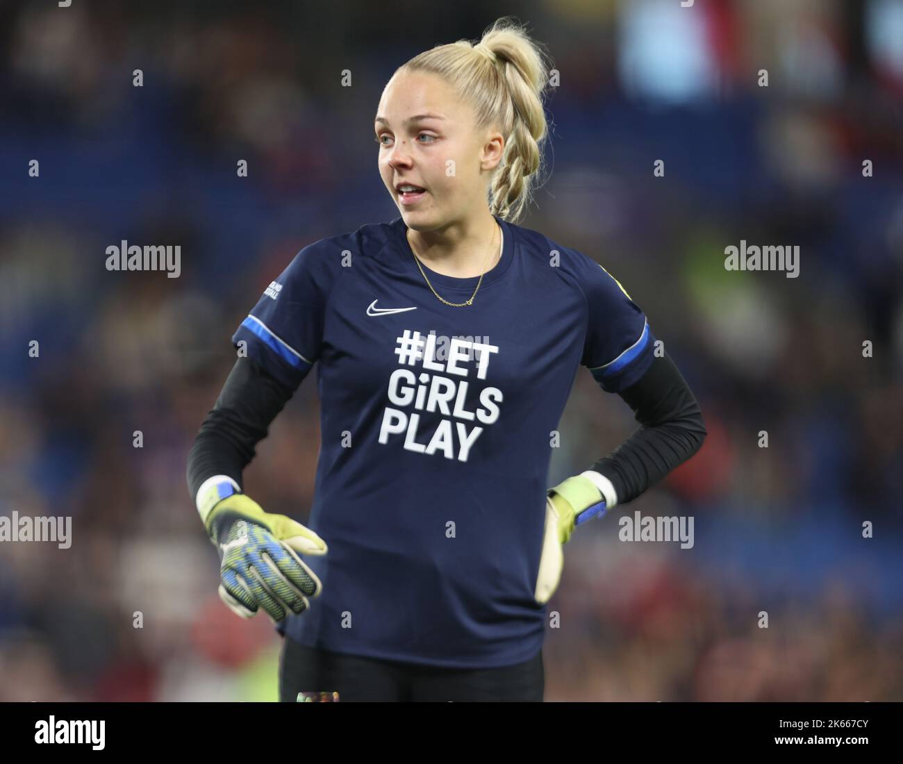BRIGHTON ENGLAND - OCTOBER 11: Ellie Roebuck (Manchester City) of ...