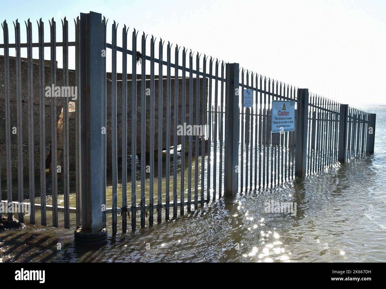 Anti aircraft gun concrete platform hamble common beach hi-res stock ...