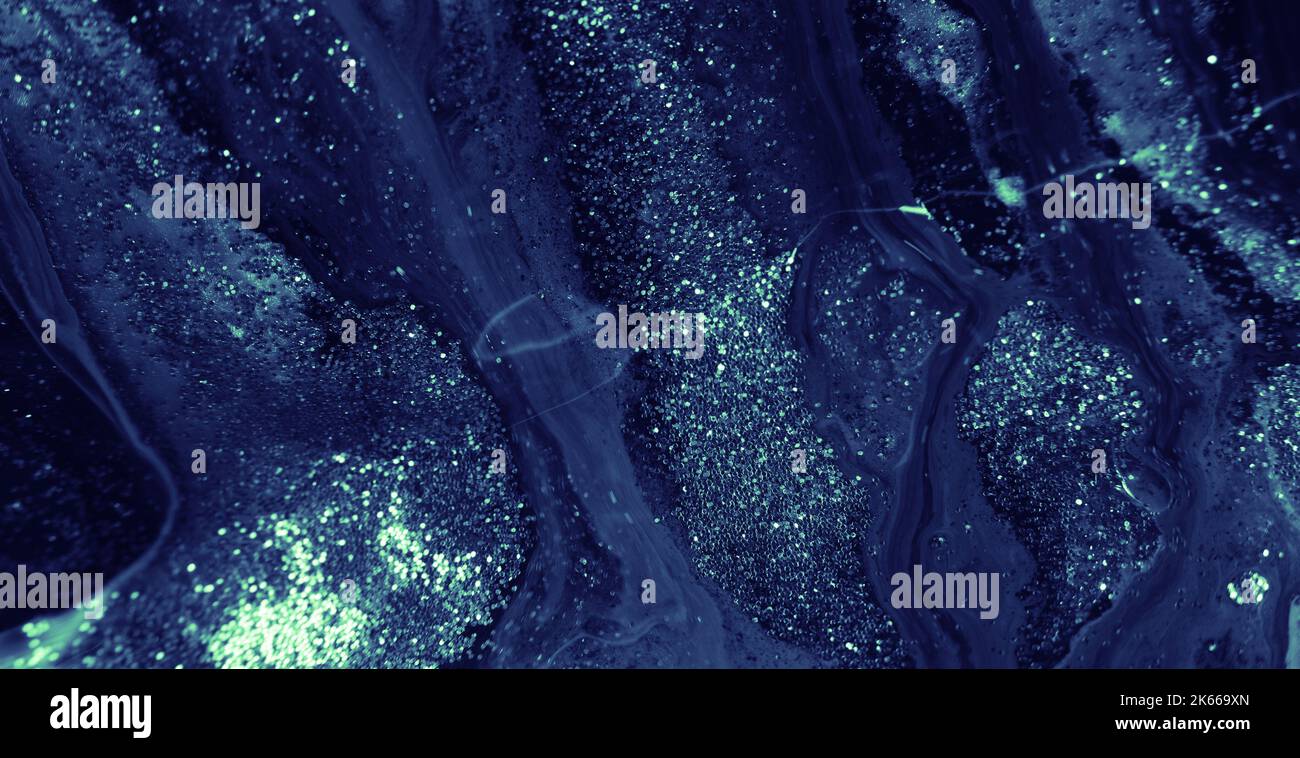 glitter fluid wet ink texture blue paint Stock Photo - Alamy