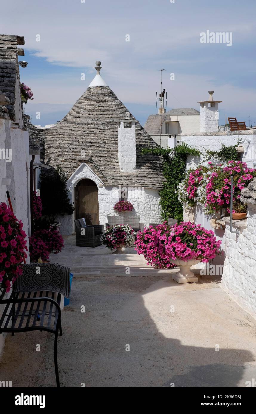 Trulli round houses in alberobello hi-res stock photography and images ...