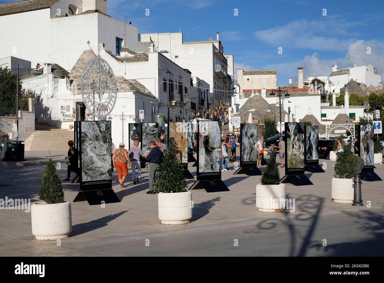 alberobello town centre, puglia, southern italy Stock Photo - Alamy