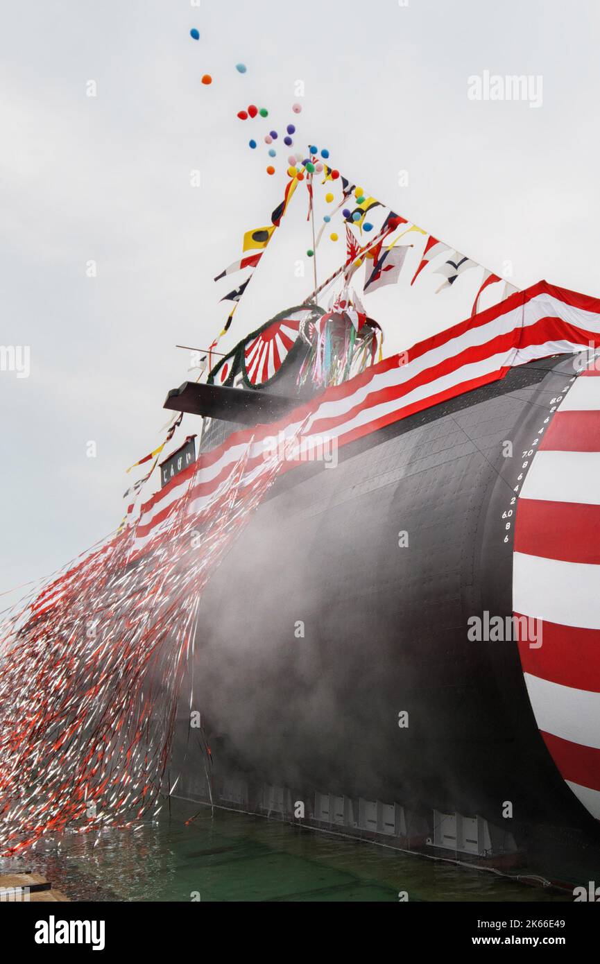 Kobe, Japan. 12th Oct, 2022. Japan's new submarine "Jingei" is seen ...