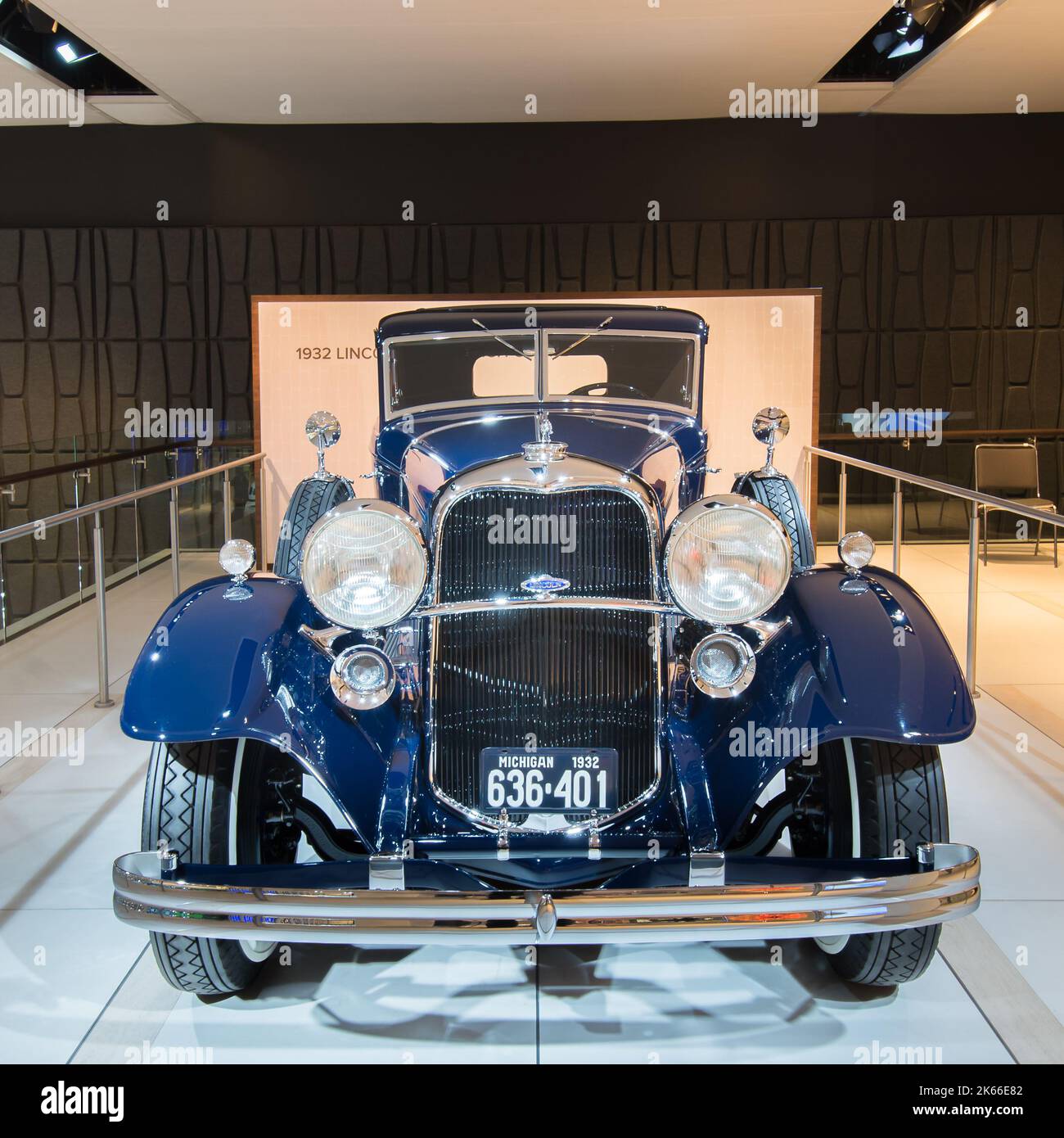 DETROIT, MI/USA - JANUARY 14: A vintage 1932 Lincoln KB Dietrich Coupe ...