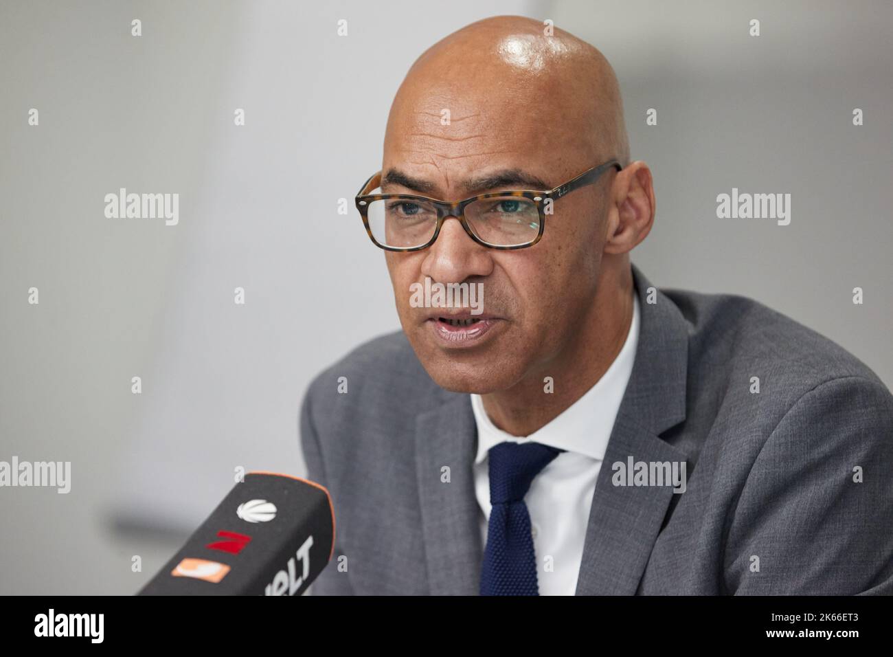 John afful hi-res stock photography and images - Alamy