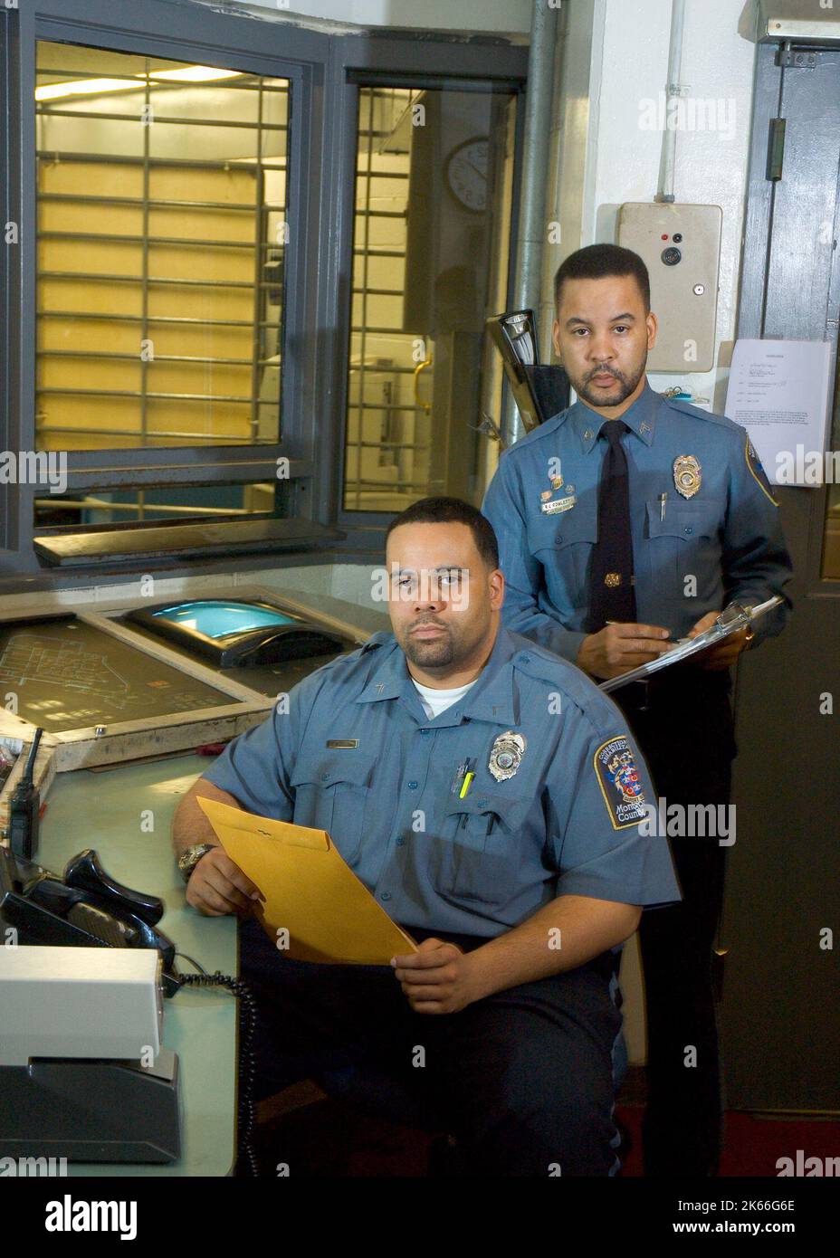 Corrections officer jail hi-res stock photography and images - Alamy