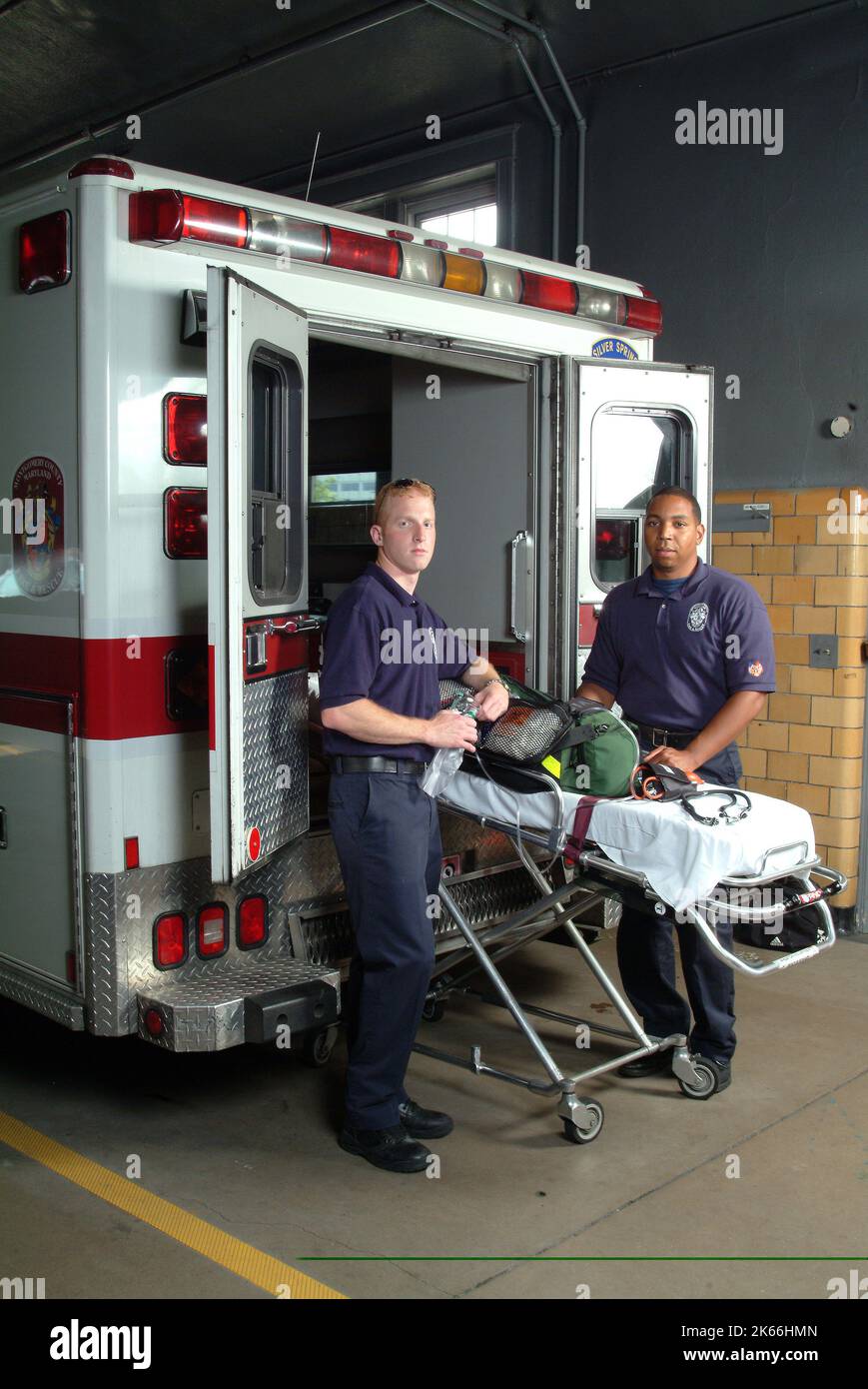 Emergency Medical Technicians, Paramedics Stock Photo - Alamy