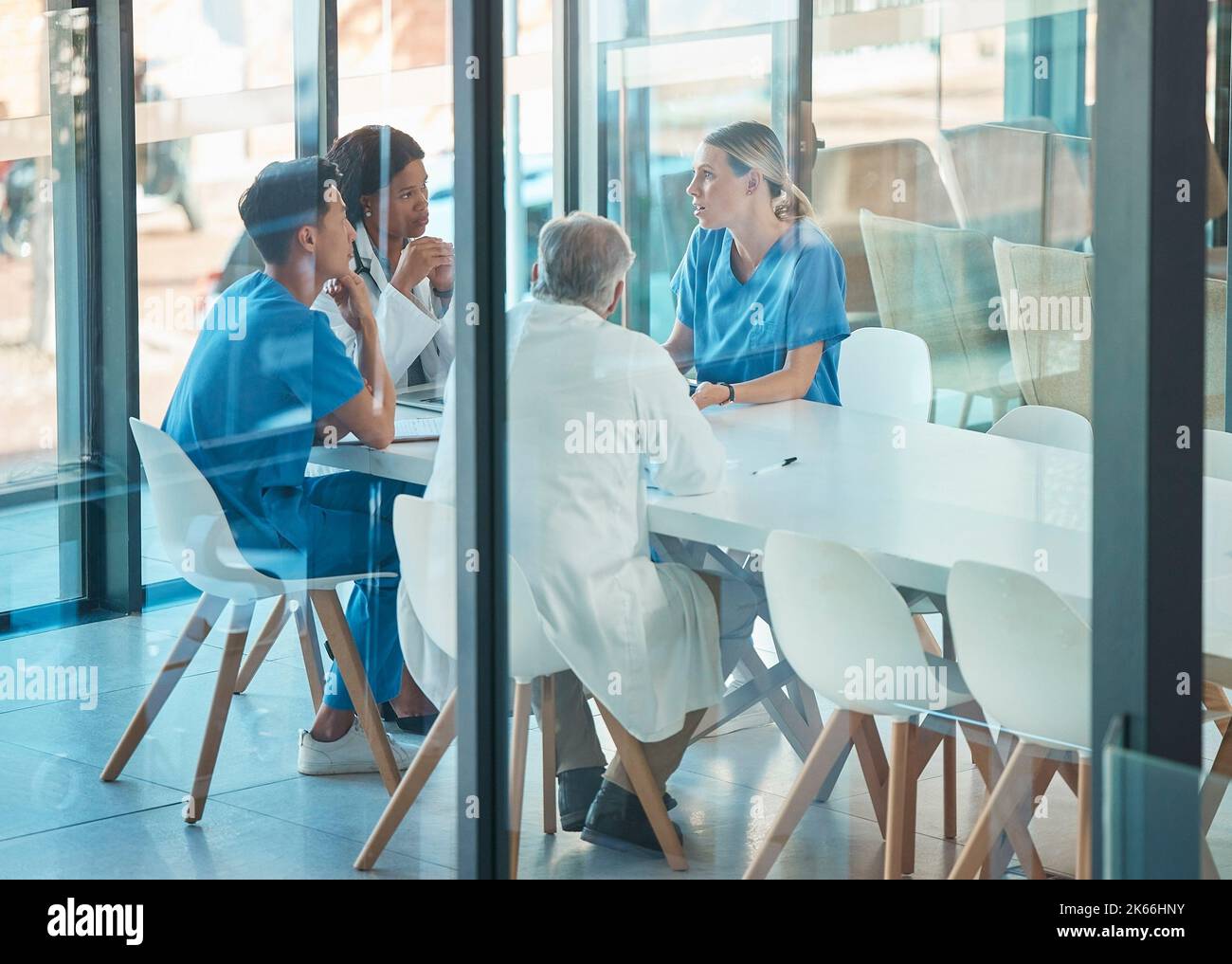 Hospital group meeting table hi-res stock photography and images - Alamy