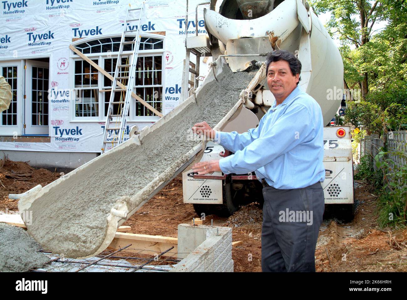 Cement masons hi-res stock photography and images - Alamy