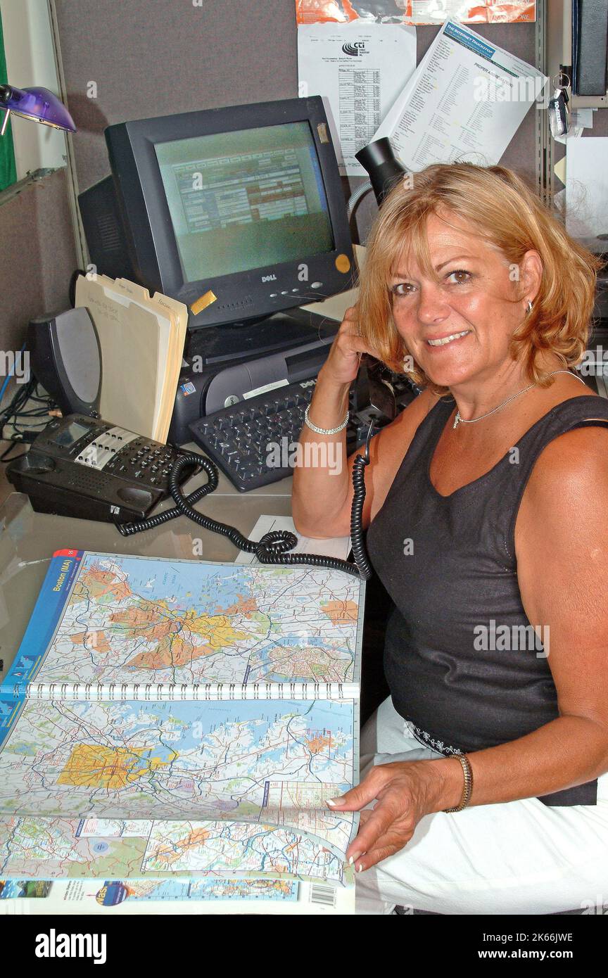 Public safety dispatch center hi-res stock photography and images - Alamy