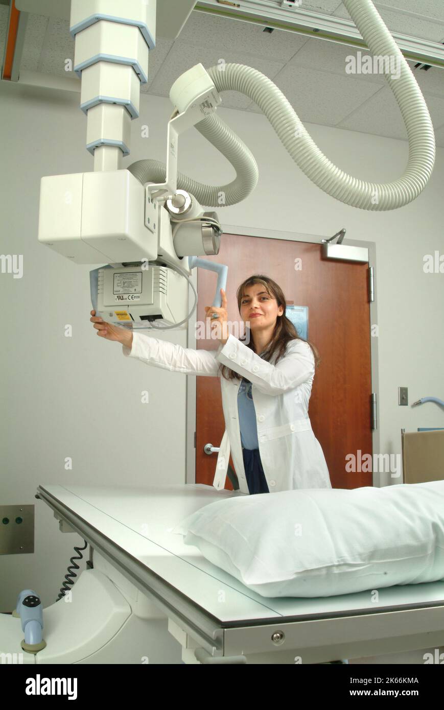 Radiologic technician hi-res stock photography and images - Alamy