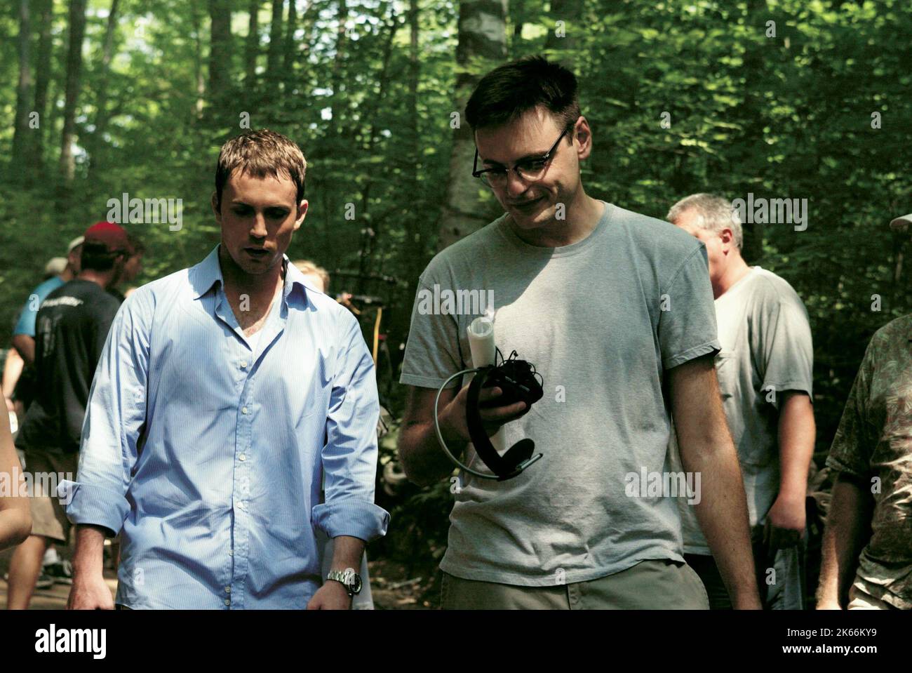 DESMOND HARRINGTON, ROB SCHMIDT, WRONG TURN, 2003 Stock Photo - Alamy