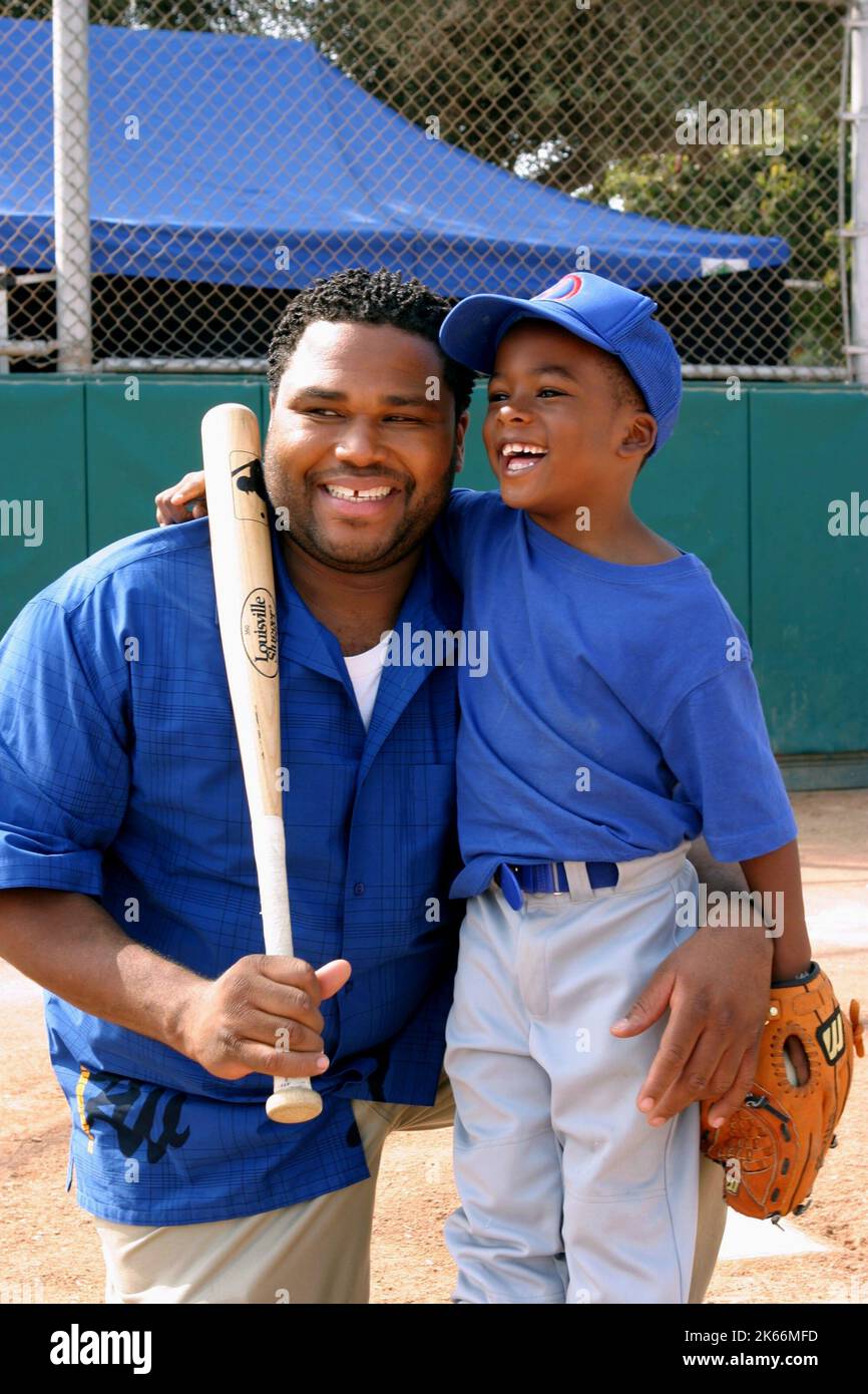 ANTHONY ANDERSON, DAMANI ROBERTS, ALL ABOUT THE ANDERSONS, 2003 Stock Photo - Alamy