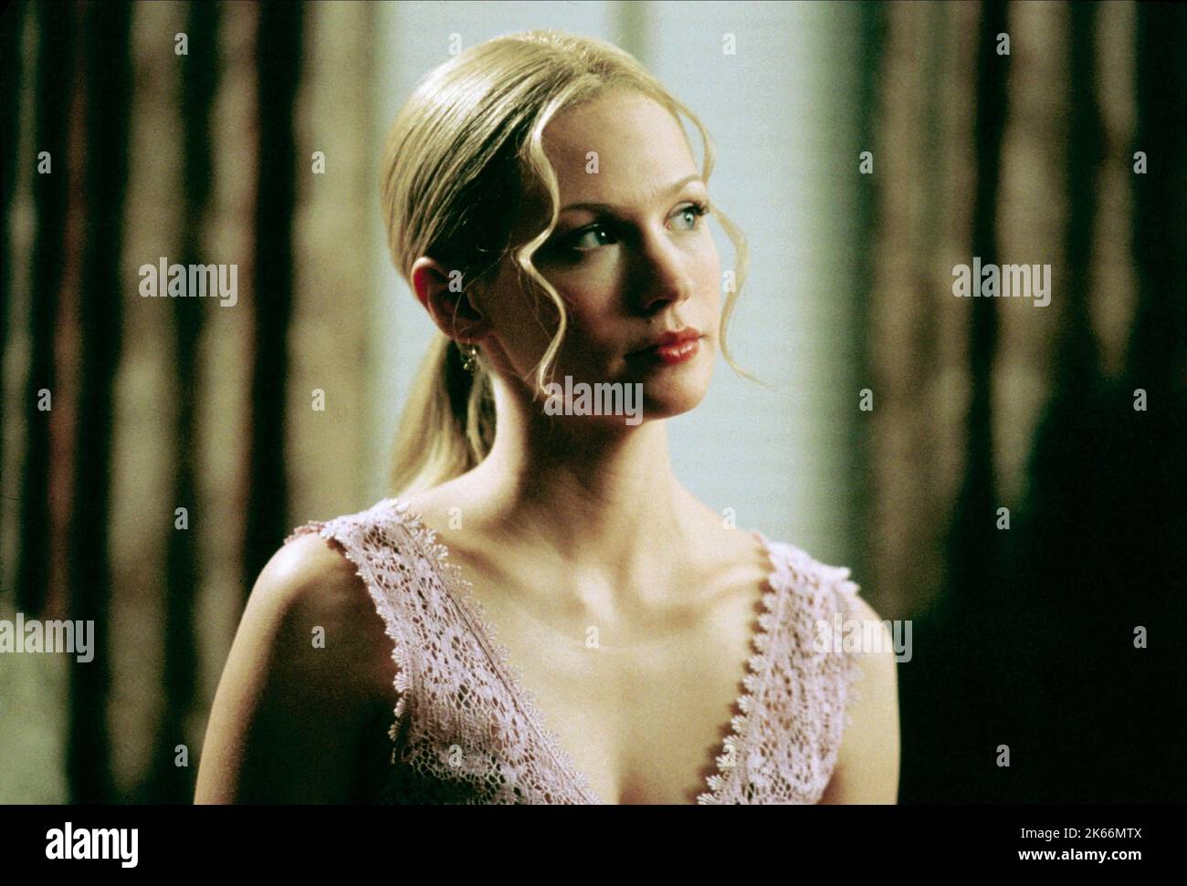 JANUARY JONES, AMERICAN WEDDING, 2003 Stock Photo - Alamy