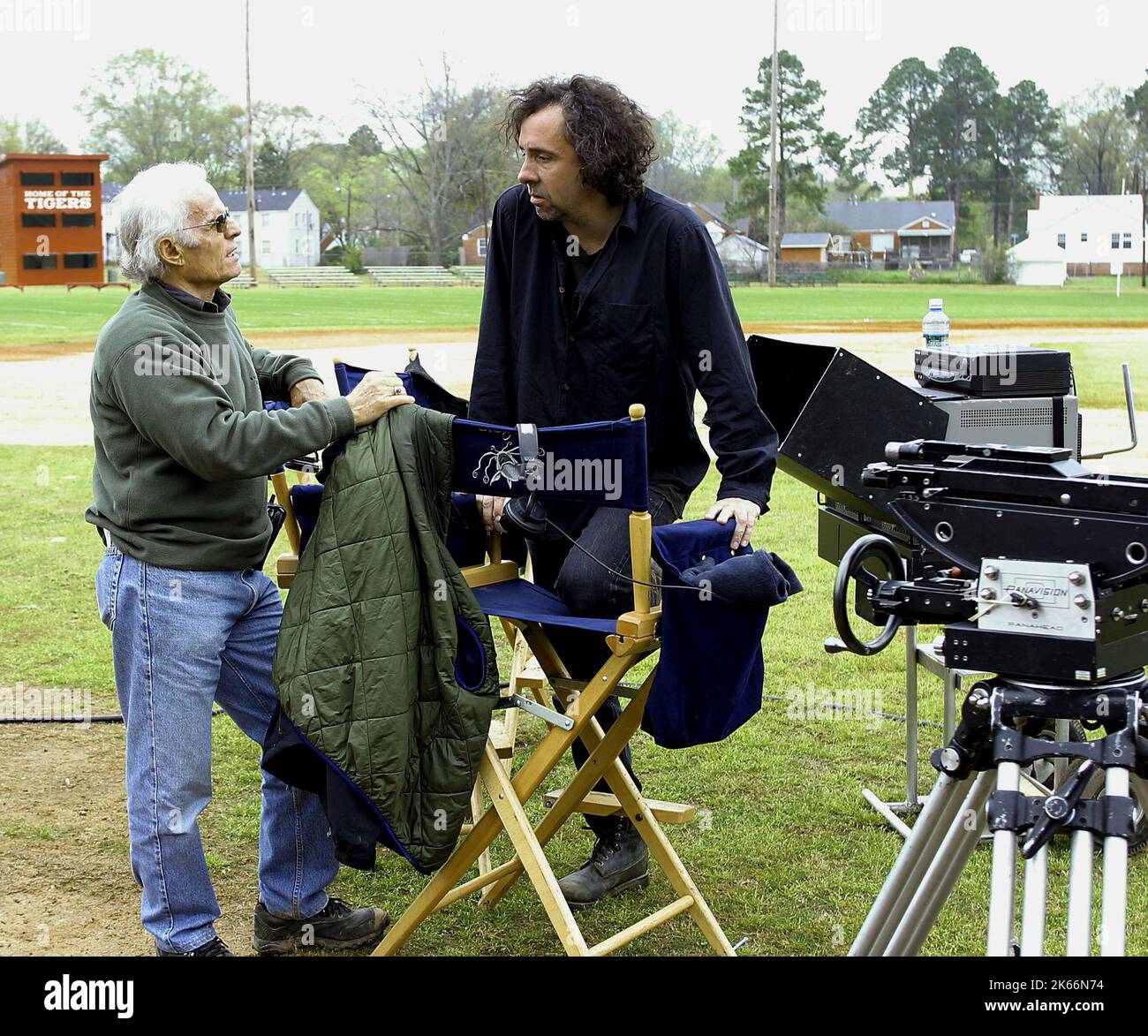 Richard zanuck and tim burton hi-res stock photography and images - Alamy