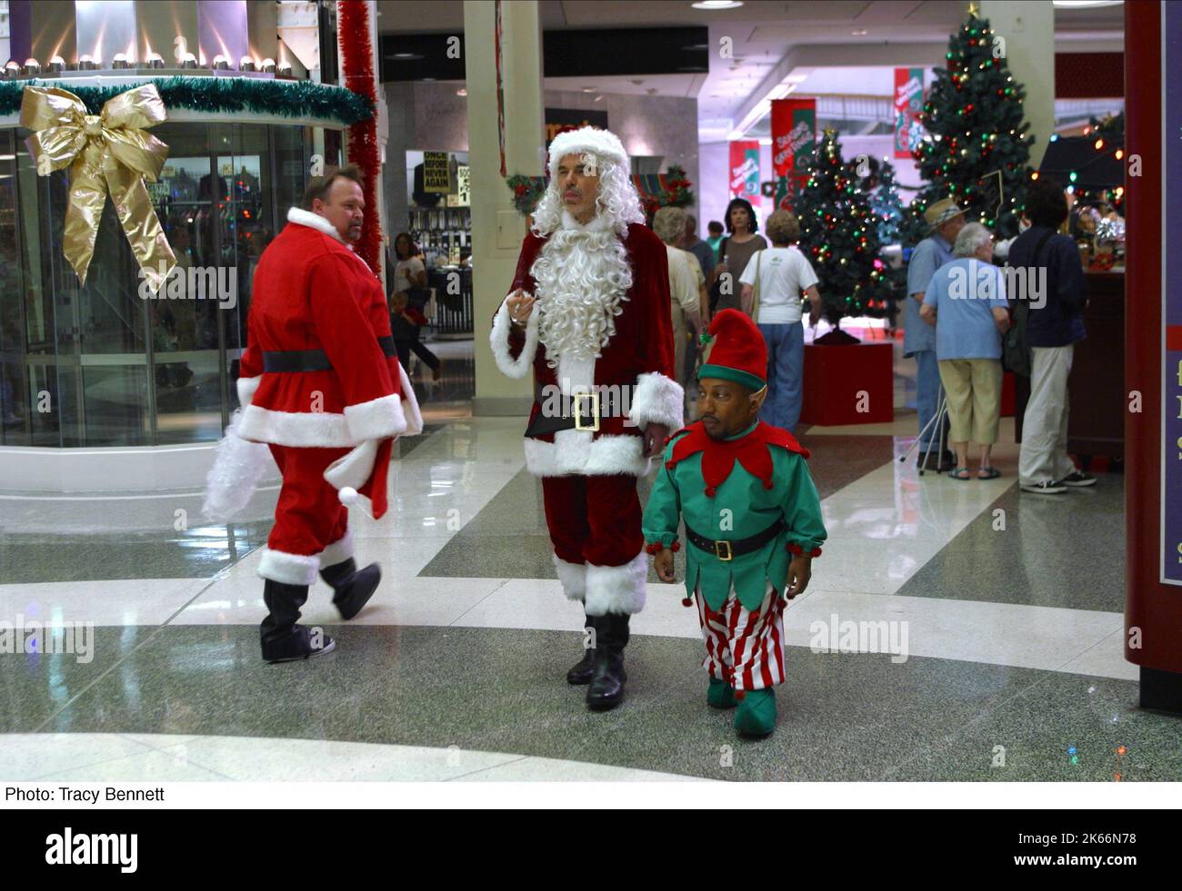 THORNTON,COX, BAD SANTA, 2003 Stock Photo - Alamy