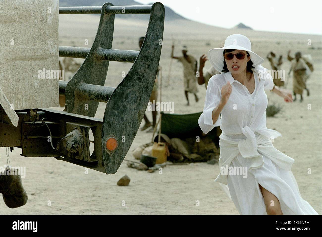 ANGELINA JOLIE, BEYOND BORDERS, 2003 Stock Photo - Alamy