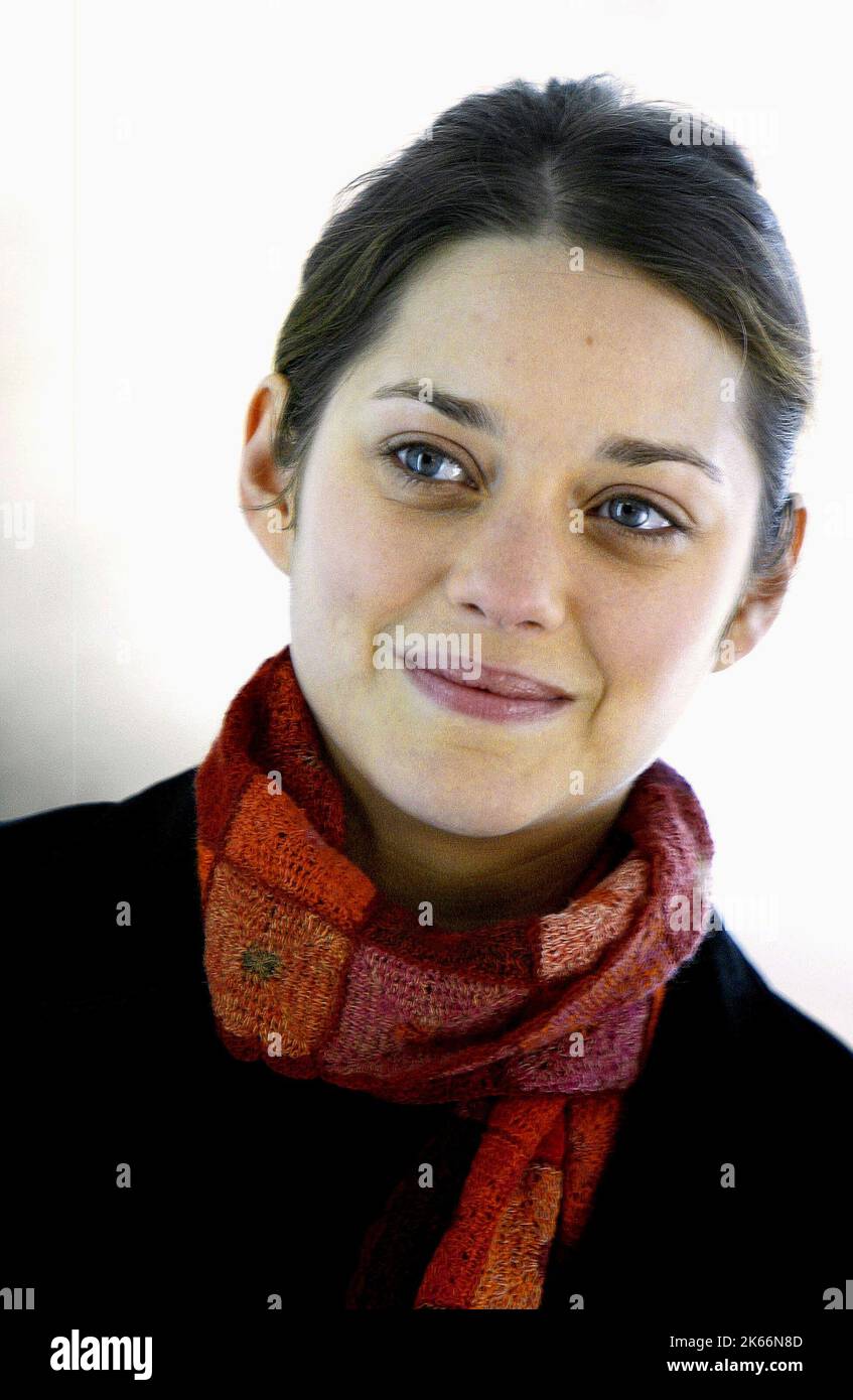 Marion cotillard big fish hi-res stock photography and images - Alamy