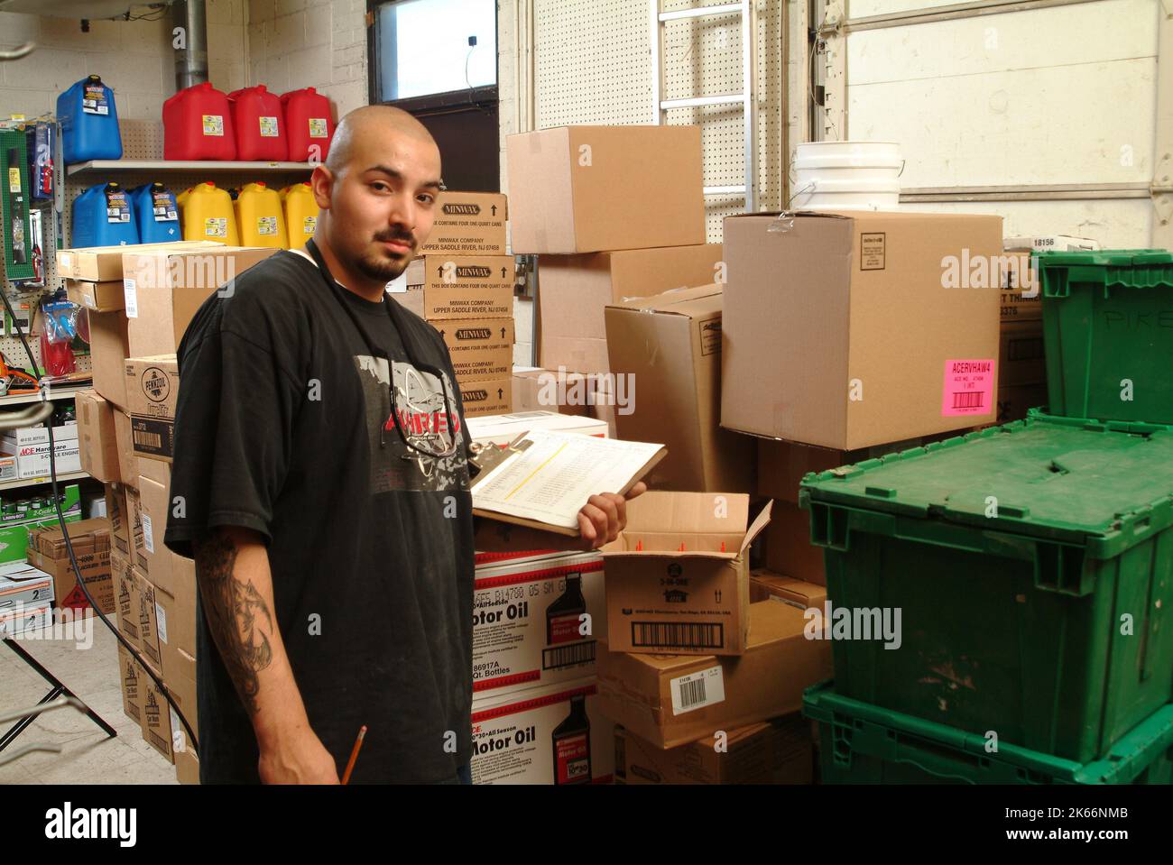 Shipping receiving clerk hi-res stock photography and images - Alamy