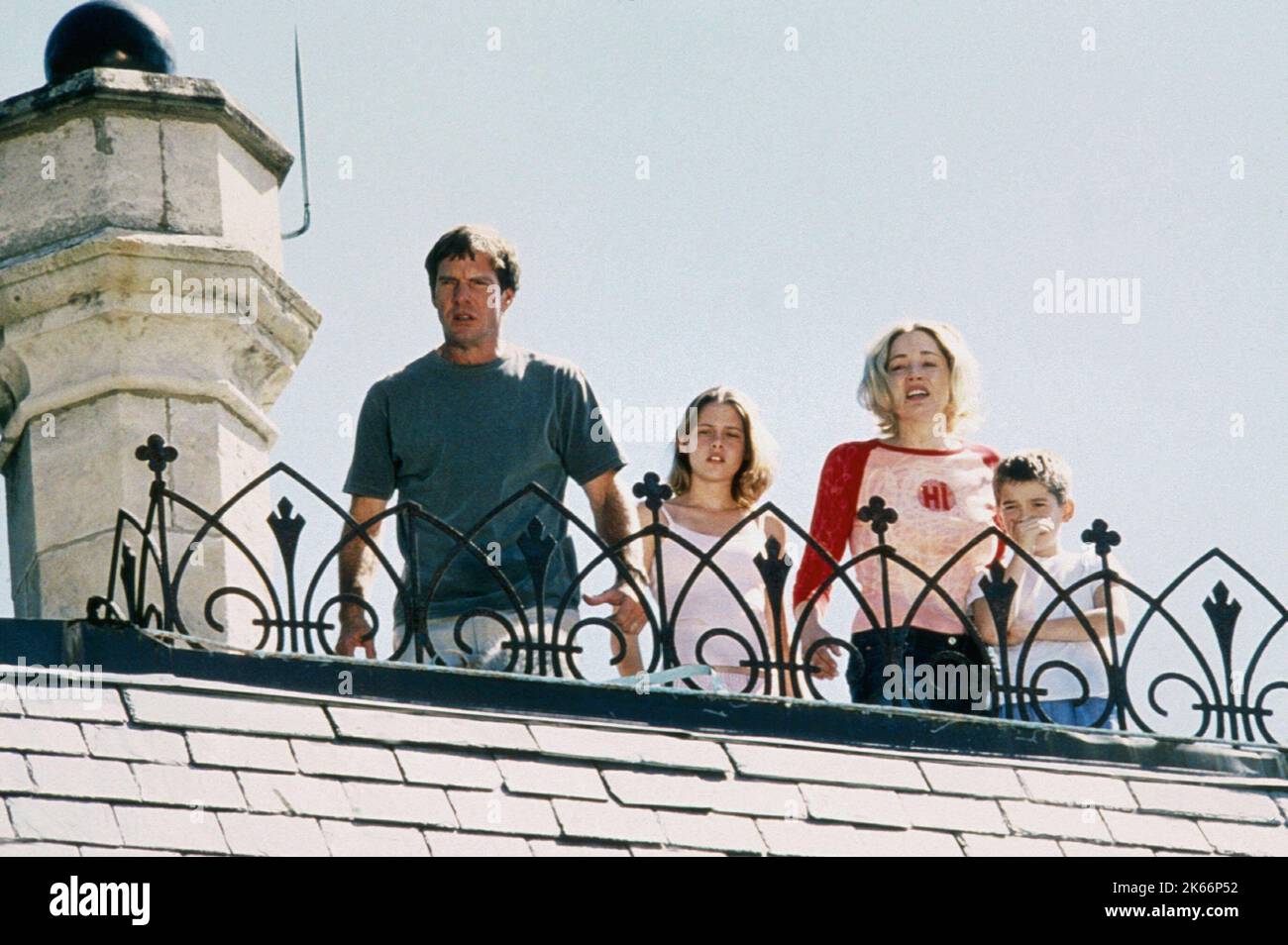 DENNIS QUAID, KRISTEN STEWART, SHARON STONE, RYAN WILSON, COLD CREEK ...