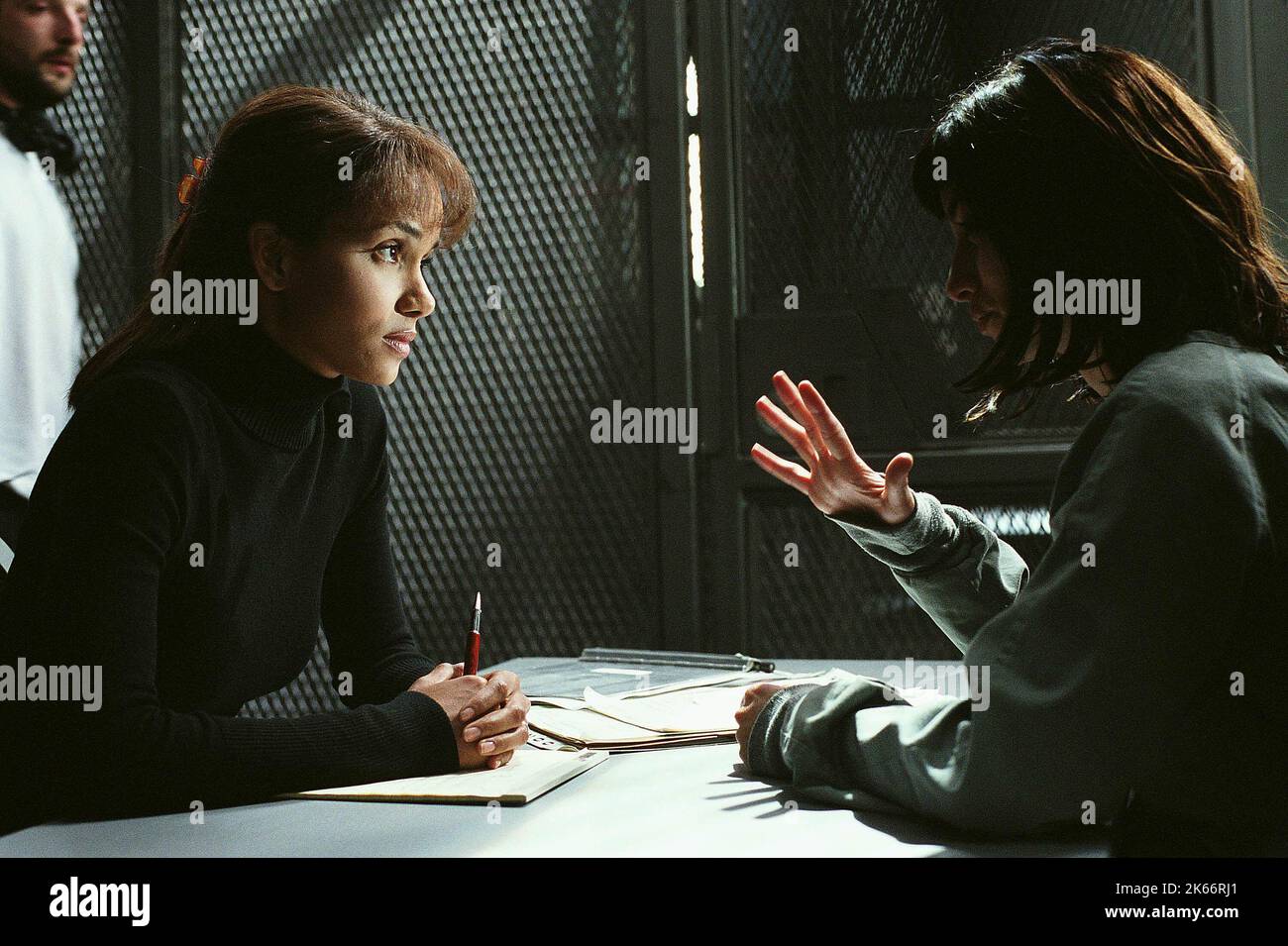 HALLE BERRY, PENELOPE CRUZ, GOTHIKA, 2003 Stock Photo - Alamy