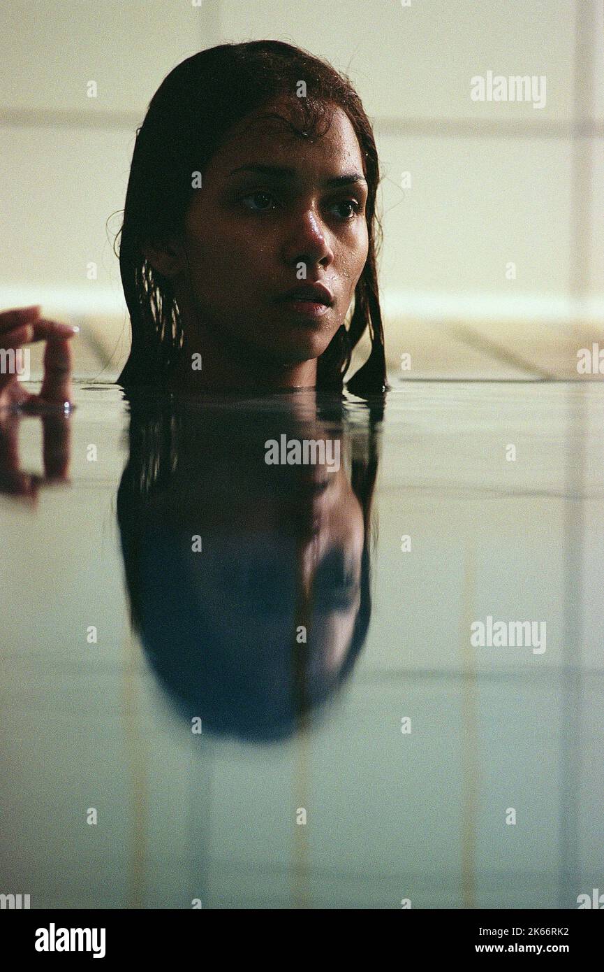 HALLE BERRY, GOTHIKA, 2003 Stock Photo - Alamy