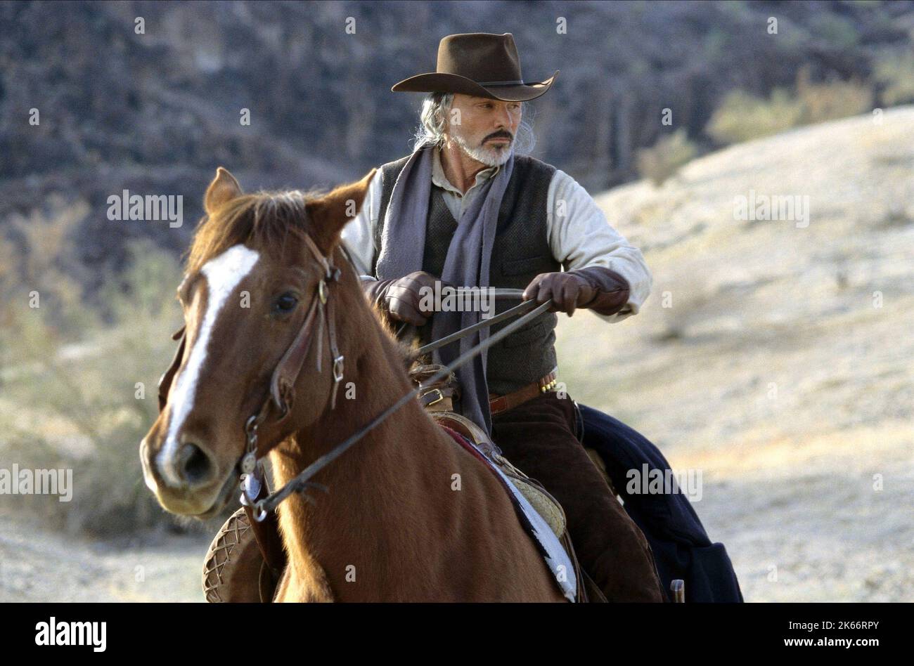 BURT REYNOLDS, HARD GROUND, 2003 Stock Photo - Alamy